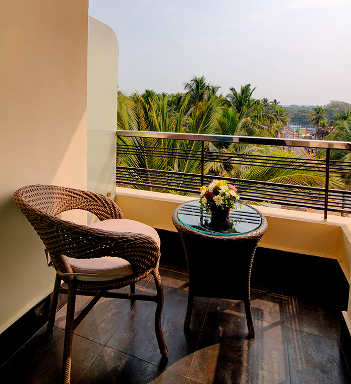 4 Star Hotels in Candolim, Goa | Godwin Hotels, Goa | Book Hotel in ...